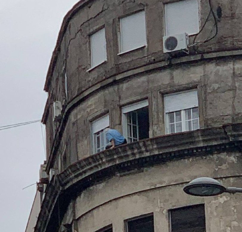 Низ белград шета дедо спајдермен Проверено