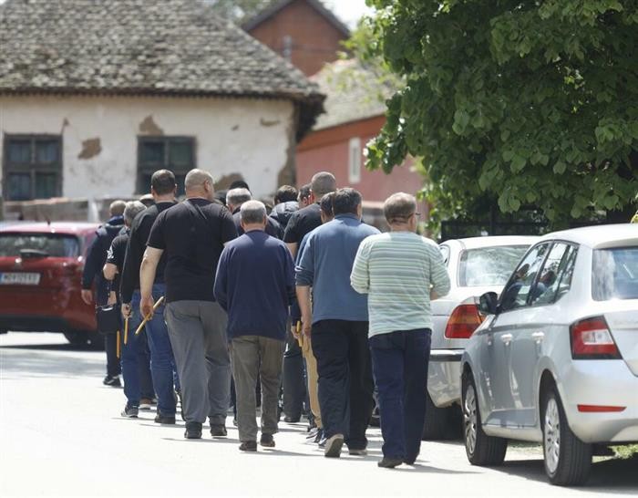 Трет ден на жалост во Србија и три нови погреби Vesnik.com - Проверено.
