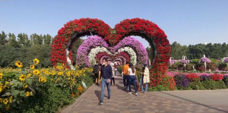 Рајска градина во срцето на пустината! Дали знаете за ова чудо во Дубаи ...